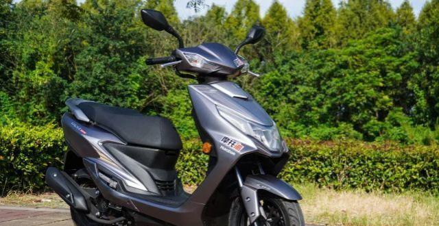 售价9k区间：豪爵首款带CBS车型UCR125究竟怎么样_腾讯新闻