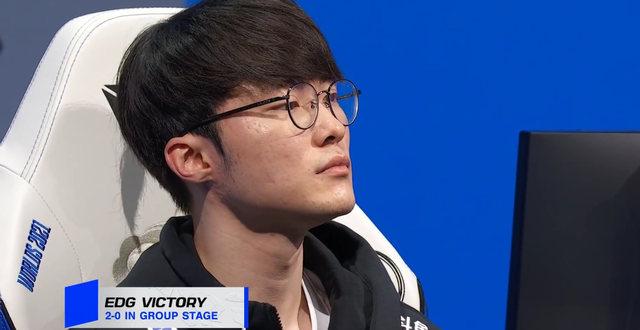 Faker跌下神坛？EDG创造历史送LCK首败，引韩网热议：中路差距！_腾讯新闻