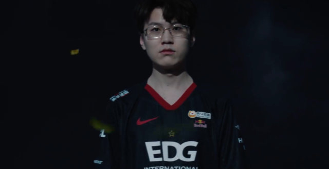 新晋世界冠军新赛季首秀！EDG迎战JDG！BP席厂长成为焦点_腾讯新闻