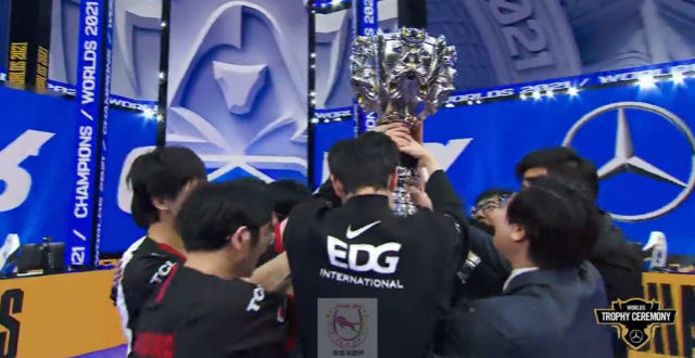 差距悬殊！总冠军EDG首秀10分钟打烂JDG两次虐泉_腾讯新闻