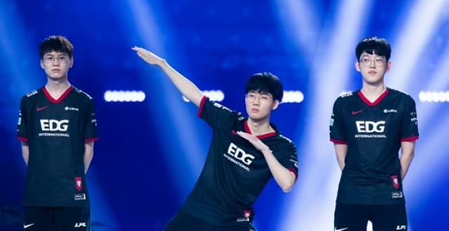 LOL：NA赛区强于LPL赛区，Perkz看EDG不敌100T之后发文嘲讽，就这_腾讯新闻