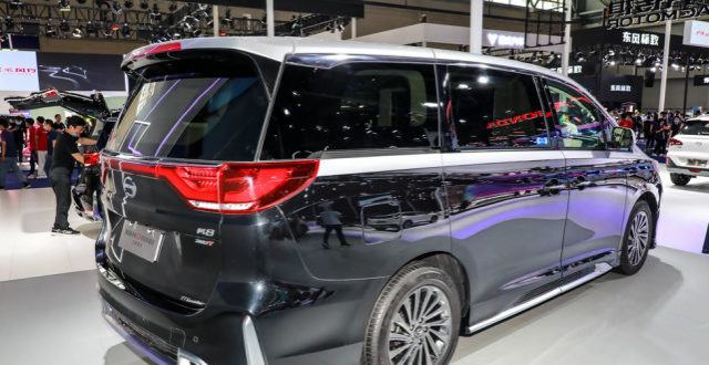 卖30多万的国产MPV，四座＋双拼色，传祺M8四座版值得考虑吗_腾讯新闻