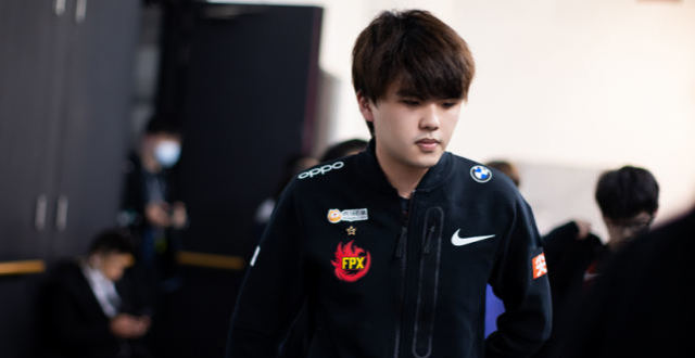 FPX粉丝集体泪目！FPX3连胜后LWX向Doinb表达：想你了！Doinb懵了_腾讯新闻