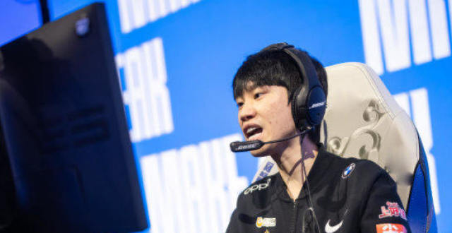 957谈FPX折戟小组赛：Doinb的英雄池限制不了LCK中单！_腾讯新闻