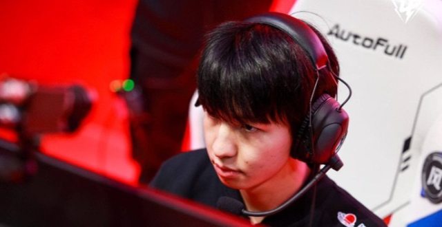 UP 2-1 LGD Elk超神女警对线双杀打崩下路_腾讯新闻