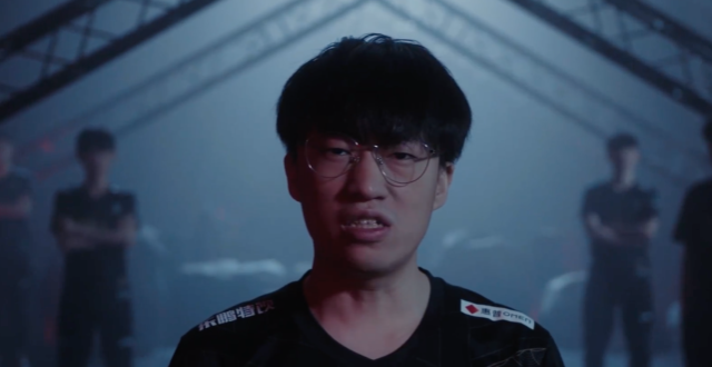 Theshy做客LCK解说！谈EDG晋级四强：这比赛太靠运气_腾讯新闻