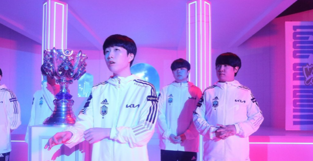 DK半决赛再战T1，MAD辅助力挺EDG，Ghost斩获新外号_腾讯新闻