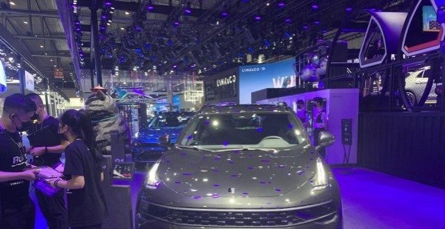 T5 2.0T＋8AT动力组合，领克01更年轻更运动，选哪款合适_腾讯新闻