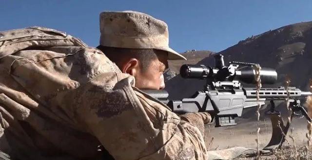 新疆军区全装荒漠星空迷彩部队砺剑高原：已列装QBU203型“高精狙”_腾讯新闻