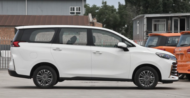 年轻人买得起的7座MPV，8.68万起的商务车，搭载强动力，保养便宜_腾讯新闻