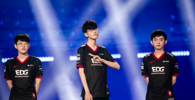 中猛下强第一打野，DK决赛怎么输？对方上路成EDG最后的希望_腾讯新闻