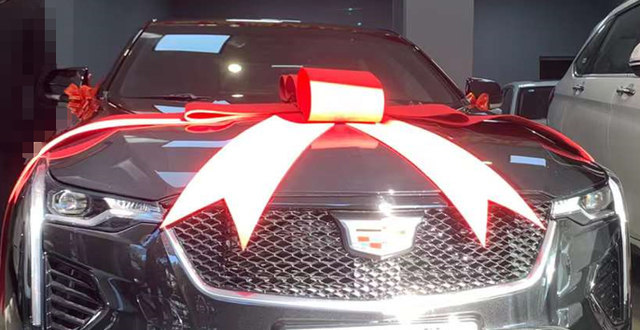 实拍凯迪拉克CT4：黑武士造型，2.0T＋8AT，优惠给力，迈腾不香了_腾讯新闻