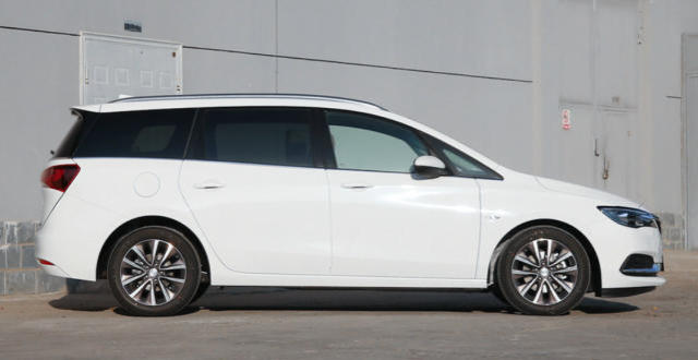 被忽视的好车！别克MPV：独立座椅，轻混动力＋油耗6.1L，仅14万_腾讯新闻