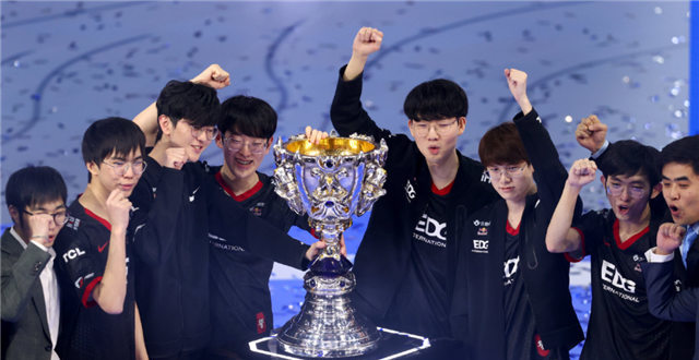 23分钟便“上嘴脸”，WE突破LPL新纪录，却败于EDG为他们做嫁衣_腾讯新闻
