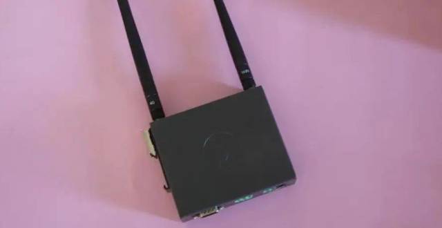 200多的4G工业路由器到底怎么样？蒲公英R300A开箱测评_腾讯新闻