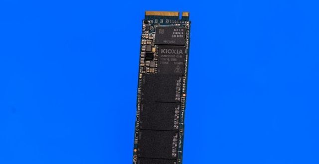 铠侠 EXCERIA G2 1TB SSD评测：RC10继承者，大厂“真香”SSD的续作？_腾讯新闻