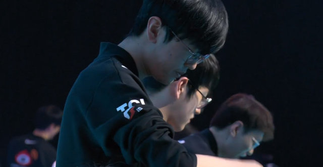 WBG完胜EDG，世界冠军上单亦有差距，赛后“Theshy版格温”火了_腾讯新闻