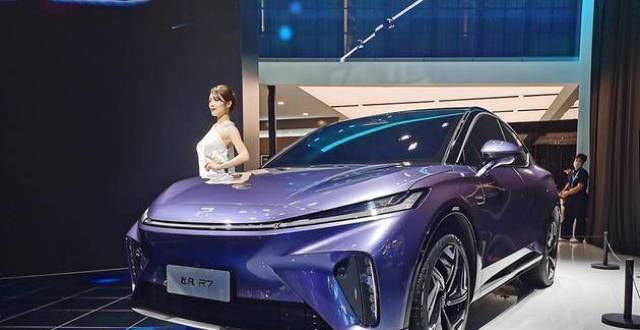 飞凡汽车ES33定名R7亮相广州车展 定位中大型纯电SUV_腾讯新闻