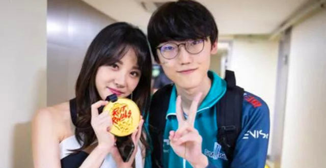 “李哥的牌面太可怕了”LCK冬转炸锅：faker天价续约，Nuguri被T1和DK争抢！_腾讯新闻