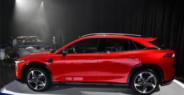 第一眼看成马自达CX-4，奔腾B70S首发亮相，可堪大用？_腾讯新闻