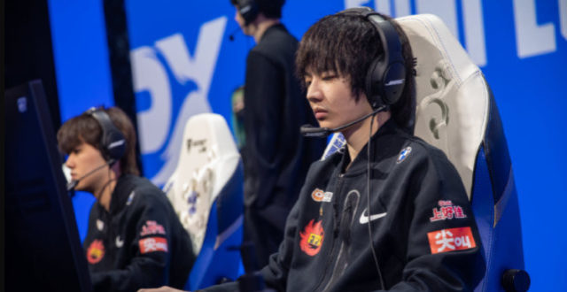 “刘青松追随UZI加入BLG”，知情人爆料：刘青松去BLG了！WBG经理怒斥刘青松不守诚信_腾讯新闻