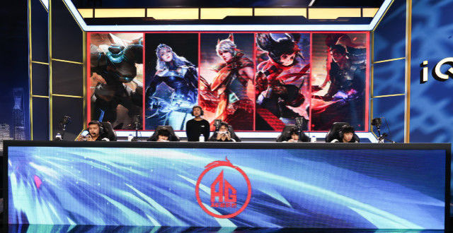 AG爆冷大比分不敌LGD，是真的“菜”还是在控分？赛后争议不断！_腾讯新闻