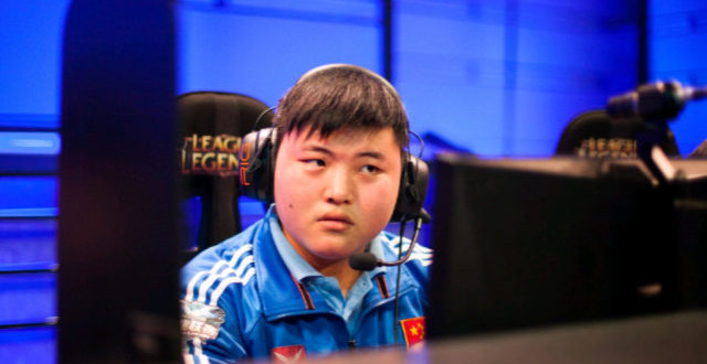 UZI有望成为LPL叶修！“乌兹复出剧本”火了，PDD却泼来1盆冷水_腾讯新闻