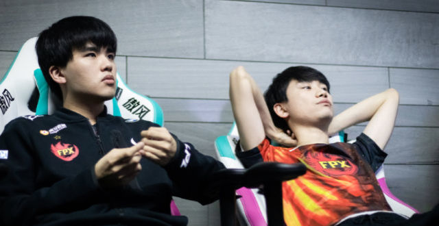 Lwx被迫留队？前FPX队长直播回应，冠军ADC被低估了_腾讯新闻