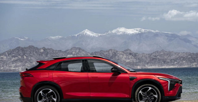 奔腾B70S正式开启预售，11.09万元起售，轿跑风格搭两套动力总成_腾讯新闻