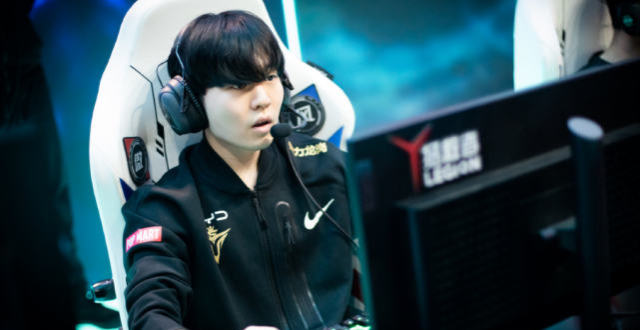 “Rookie再登韩服榜1”！用S8皮肤赢下关键局，VIPER助攻，V5老板赚大_腾讯新闻