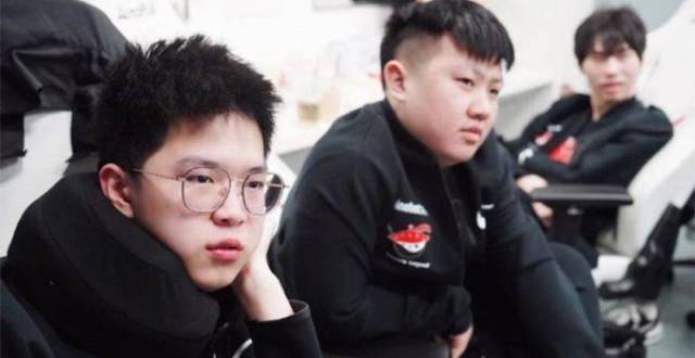 【专访】AL Xiaohao：打EDG就是“赢了血赚输了不亏_腾讯新闻