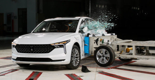 打破安全焦虑，奔腾B70再获C-NCAP五星，如何实现的？_腾讯新闻