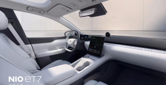 40万级纯电轿车大乱斗！蔚来ET7、智己L7、宝马i4该如何选？_腾讯新闻