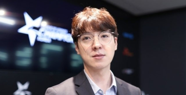 LCK亚运会主教练公布！传奇三冠王KkOma成功入选，梦回巅峰SKT？_腾讯新闻