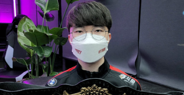 Faker狐狸发威，T1半决赛力克KDF，Teddy无力救主_腾讯新闻