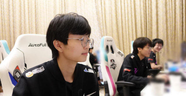 RA不敌BLG季后赛一轮游 iBoy玩AP卡莎遭到网友声讨_腾讯新闻