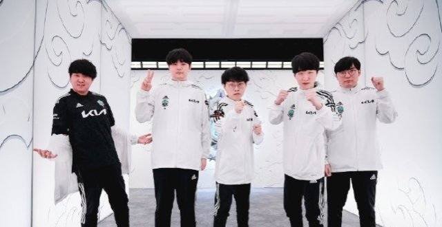 “没拿到世界赛冠军，主要是没压制力”，ShowMaker谈S11：非常遗憾_腾讯新闻