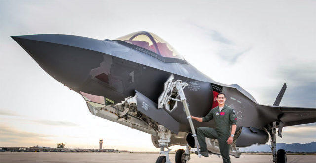 加拿大宣布采购88架F-35A战机 总价150亿美元 特鲁多坏心办好事_腾讯新闻