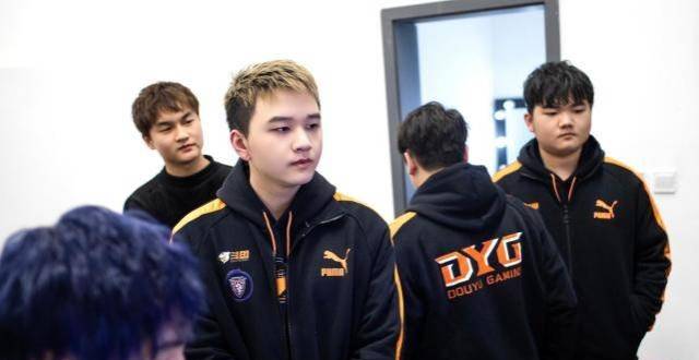 KPL：DYG想从败者组逆袭，小义能否扛起夺冠重任？湘军是关键！_腾讯新闻