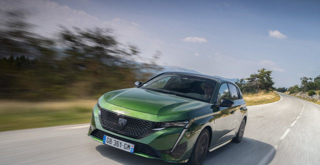 这不比凡尔赛香？全新标致308实车曝光：1.6T＋8AT或售12万起_腾讯新闻