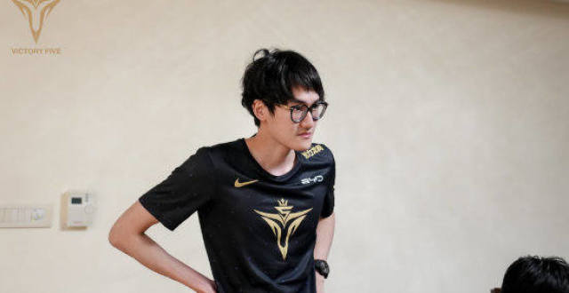 V5落败后ppgod被诟病 网友建议买下Zhuo叠满复仇者Buff_腾讯新闻