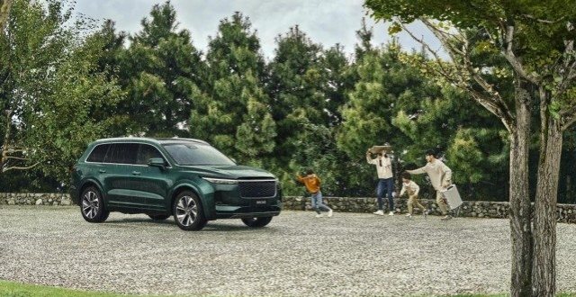 预算30-40万，想入手中大型SUV，BBA与理想ONE谁是最优的选择_腾讯新闻