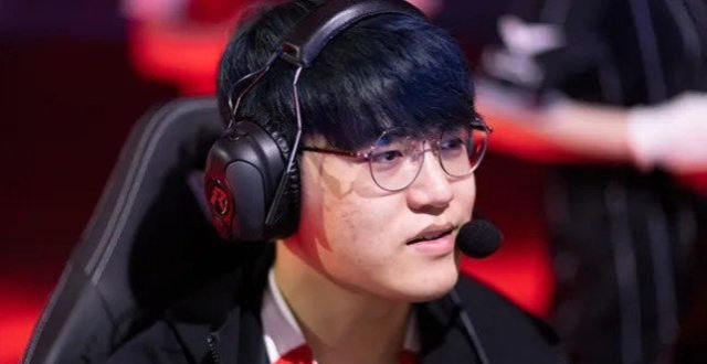 小吕布：想成为Uzi那样的选手，并打破Bang的AD位冠军记录_腾讯新闻