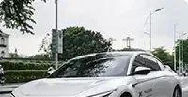 比蔚来ET7便宜10万却更能打？试驾智己L7，国产“黑马”不负众望！_腾讯新闻