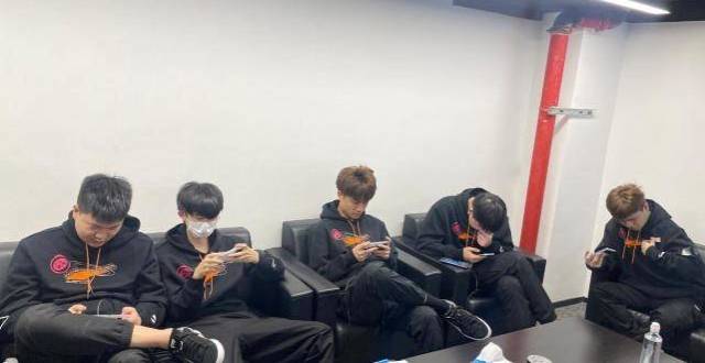 KPL：GK零封XYG晋级败者组决赛，与狼队会师，争夺总决赛名额！_腾讯新闻