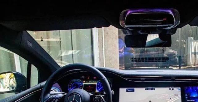 奔驰EQC座舱与T-Box拆解分析_腾讯新闻