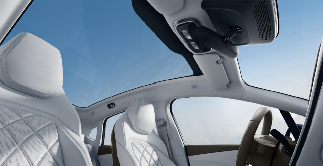 上汽飞凡R7内饰公布：43英寸三联屏，全球首发量产华为AR-HUD_腾讯新闻