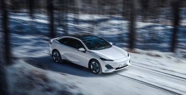 长安深蓝C385被曝光售价15.28万元起，你怎么看？_腾讯新闻