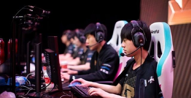 RNG击败PSG，拿下2连胜！小虎狐狸乱秀，Bin纳尔完美大招_腾讯新闻