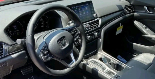 2023款“雅阁”曝光，全系2.0T＋10AT，将于明年引入国内！_腾讯新闻